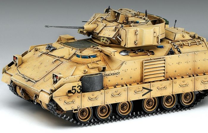 Academy 1:35 M2A2 Bradley, Iraq 2003 13205